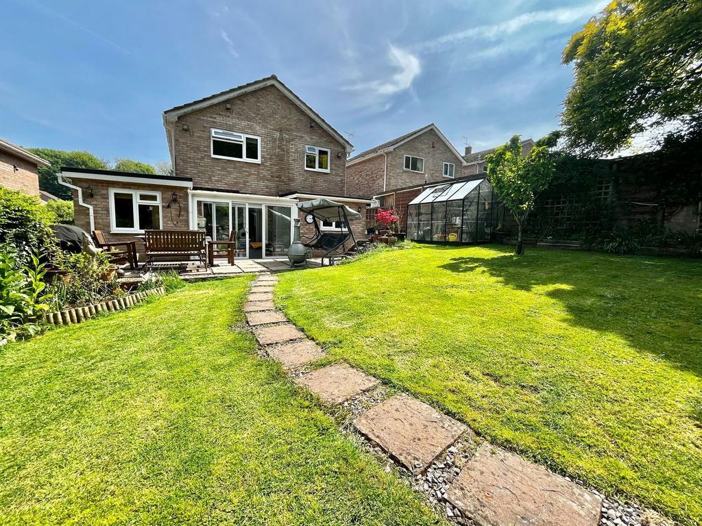 Lancaster Drive, Paignton 4 bed detached house - £425,000