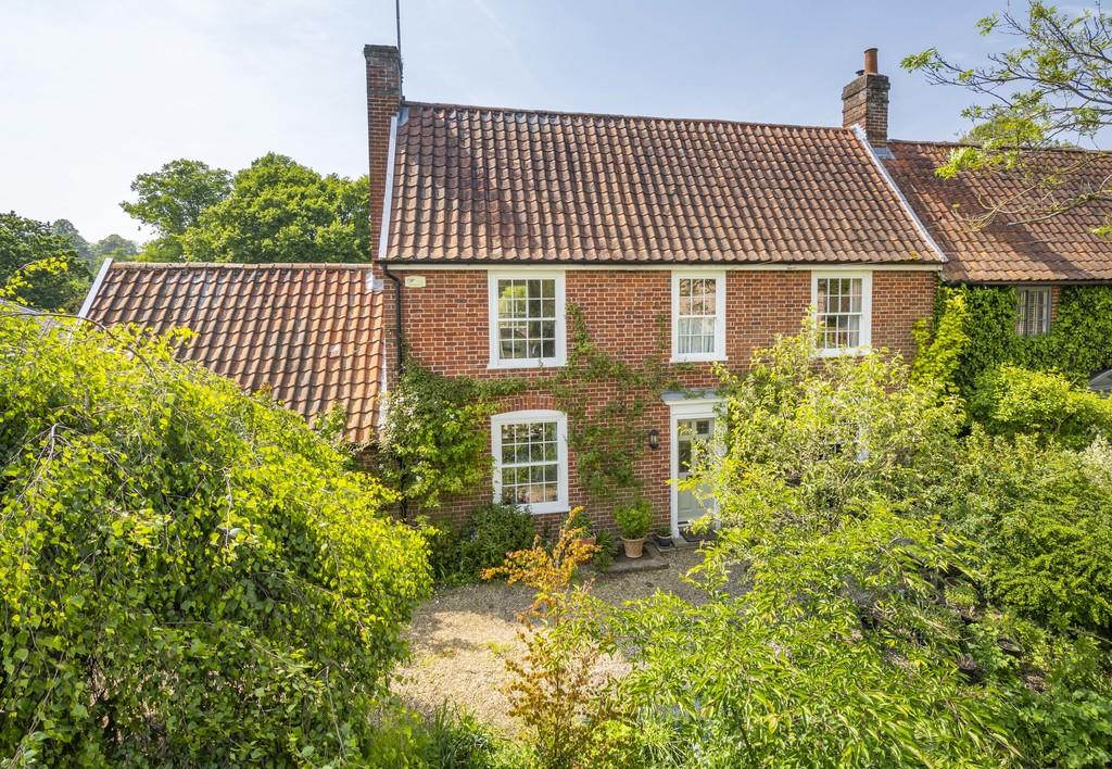 Brook Street, Colchester CO7 3 bed semi-detached house - £795,000