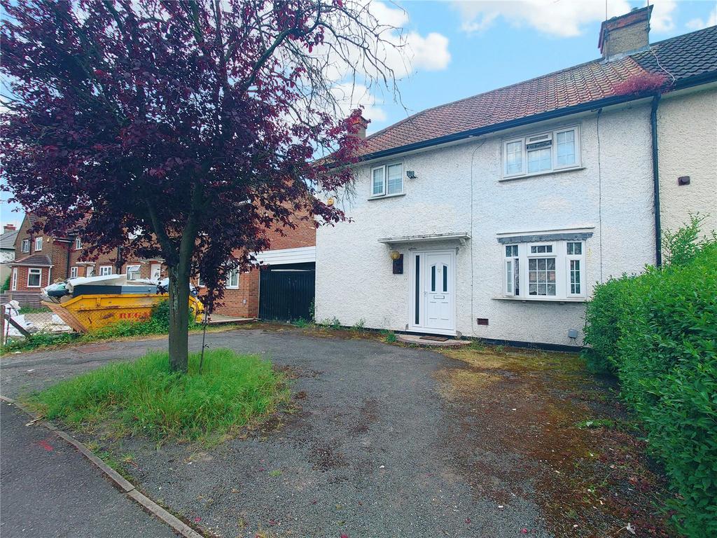 Hesa Road, Hayes, Greater London, UB3 3 bed semi-detached house - £640,000
