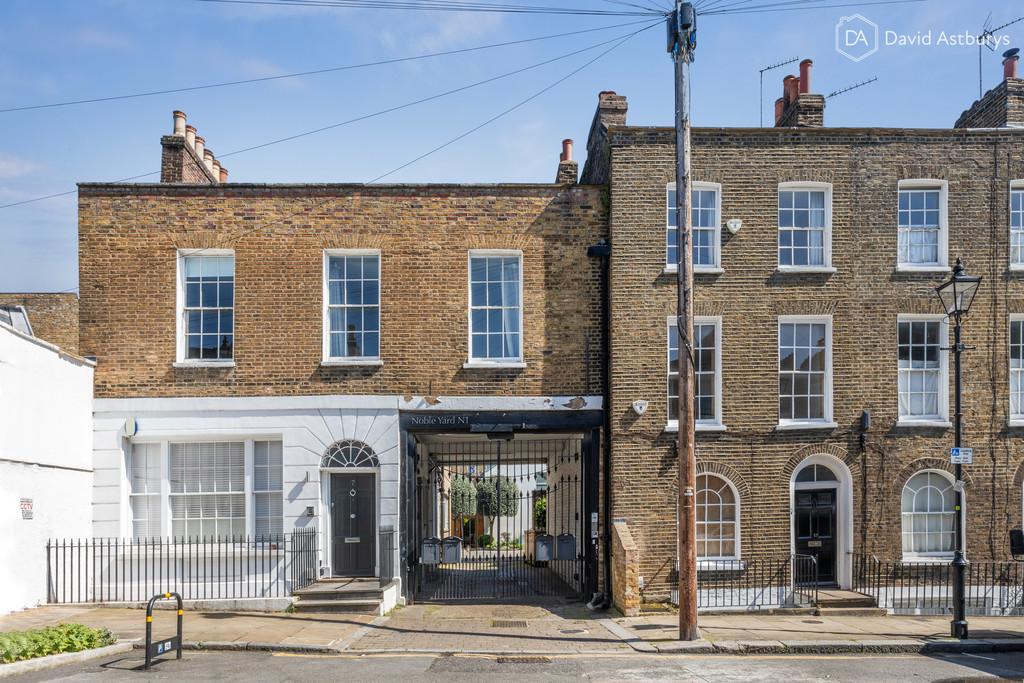 Charlton Place, Angel, London, N1 Studio - £500,000