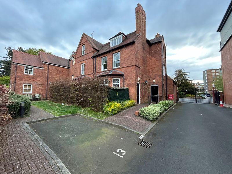 Manor Road, Edgbaston, Birmingham 1 bed apartment - £775 pcm (£179 pw)