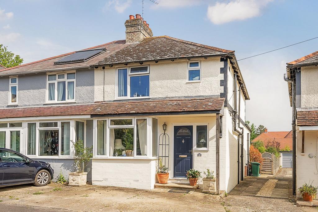 Park Crescent, Midhurst, GU29 3 bed semi-detached house - £480,000