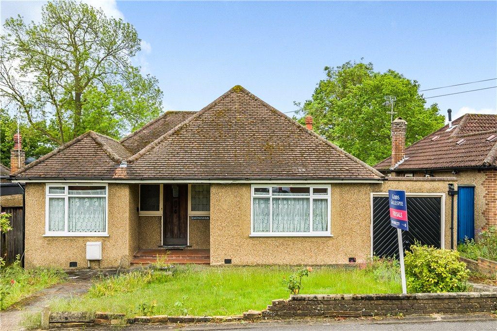 Woodridings Avenue, Pinner, Middlesex 3 bed bungalow - £800,000