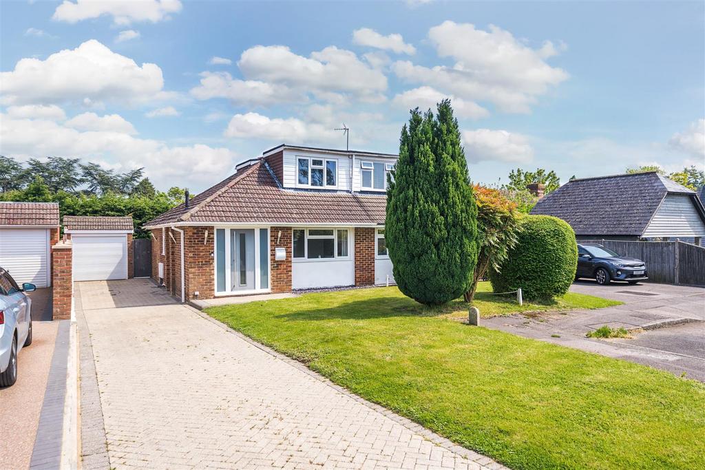 Mount Lane, Bearsted, Maidstone 3 bed semi-detached house for sale - £ ...