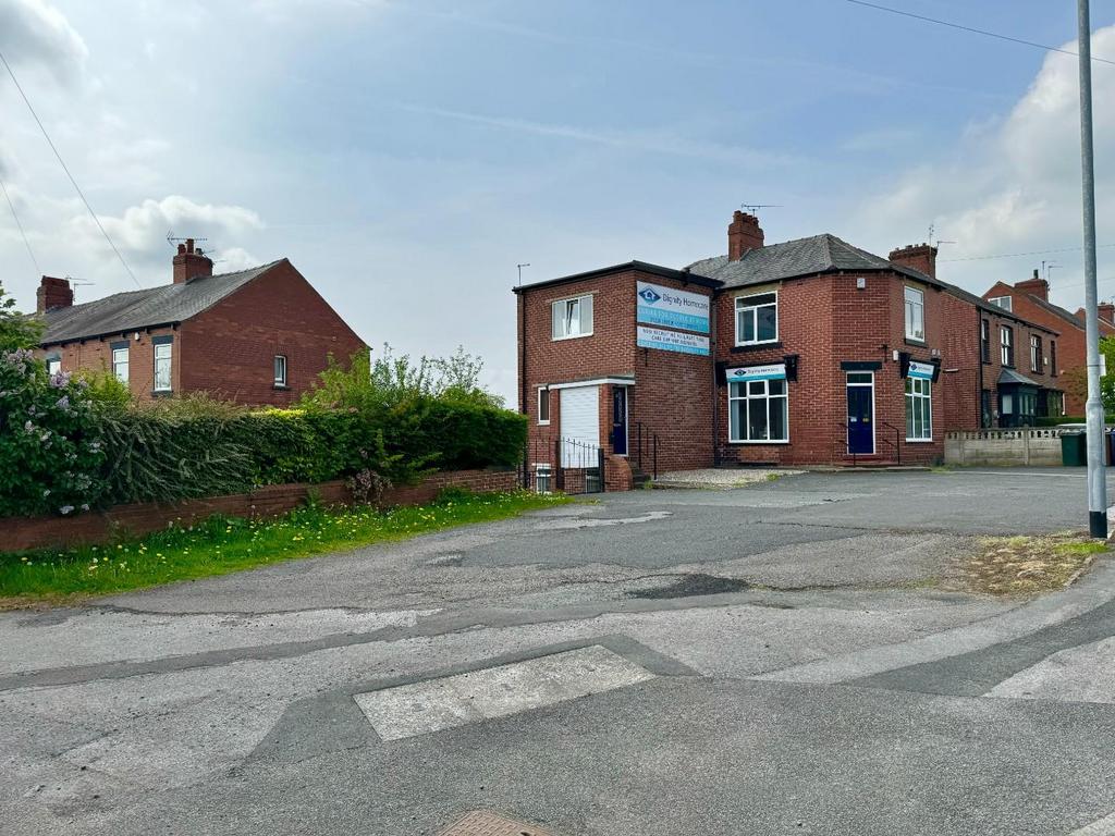Bence Lane, Darton, Barnsley 3 bed detached house - £340,000