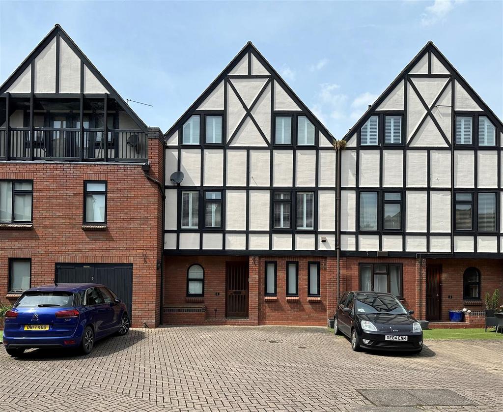 Lysander Court, Ely Street... 2 bed terraced house for sale - £435,000