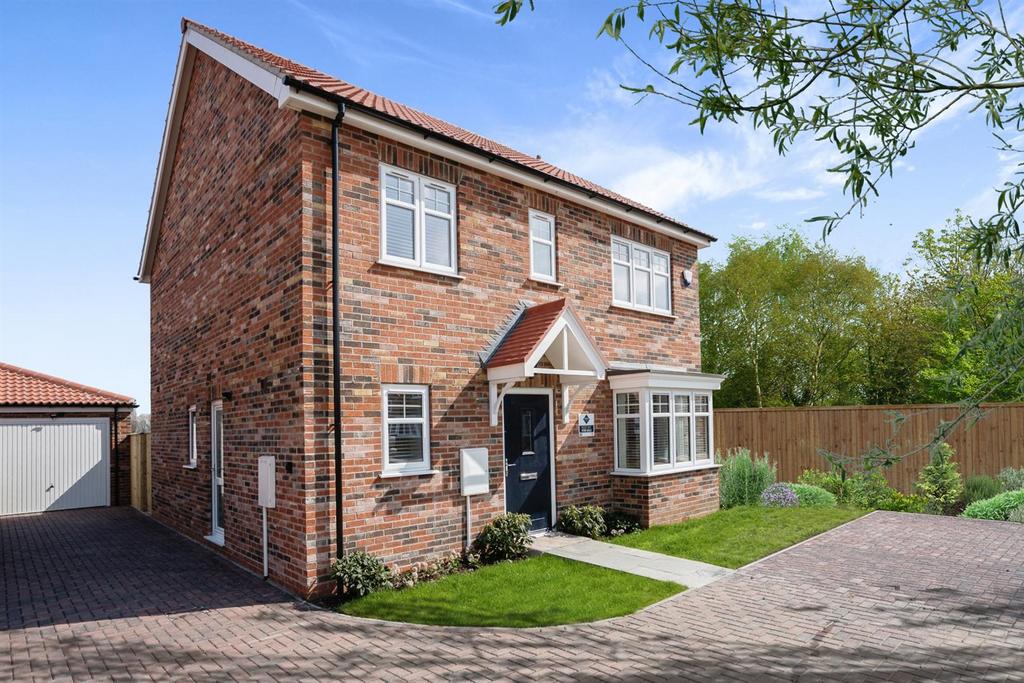 Scafell Way, Scartho DN33 4 bed detached house for sale - £309,950