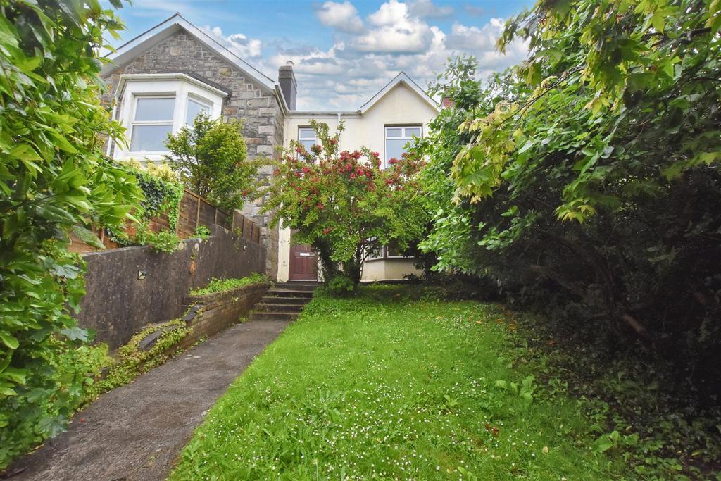 Clinton Road, Redruth 3 bed terraced house for sale - £279,950
