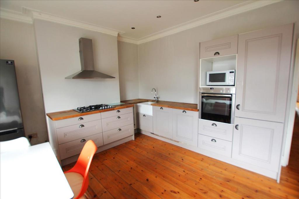 Brantwood Road, Tottenham, London, N17 2 bed flat - £1,700 pcm (£392 pw)