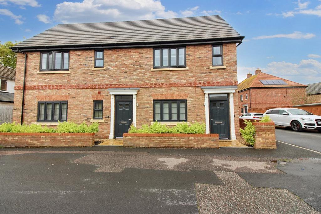 New Street, Shefford, SG17 2 bed maisonette for sale - £290,000