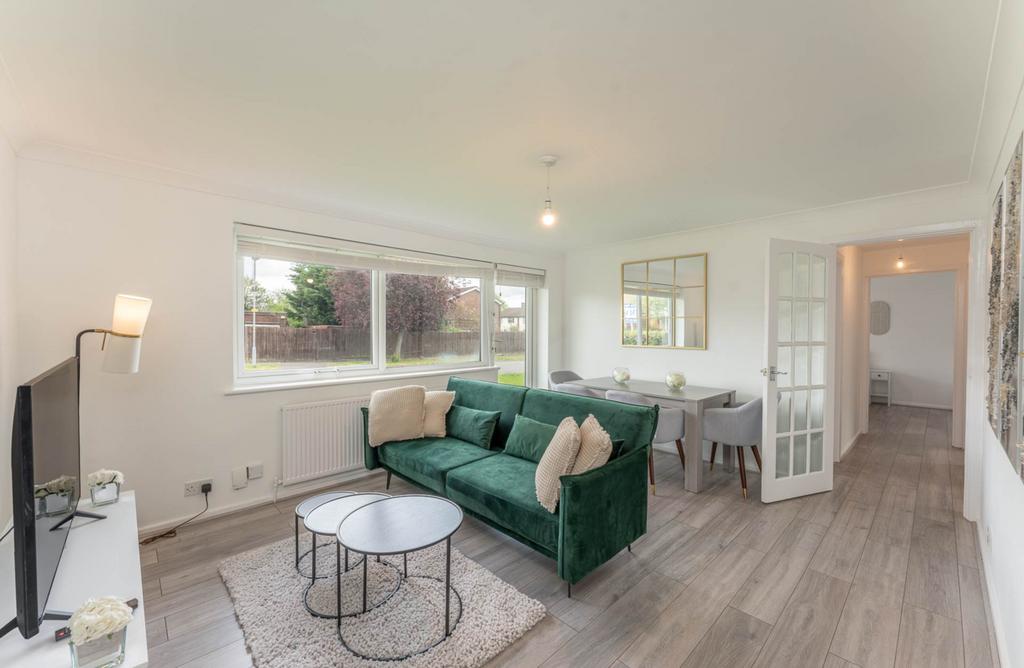Stratfield Road, Borehamwood 3 bed house - £399,950