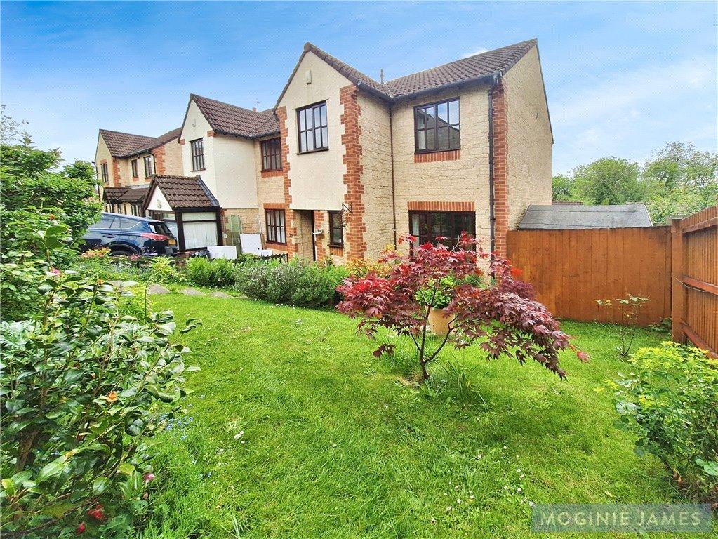 Charnwood Drive, Pontprennau, Cardiff 3 bed detached house - £310,000