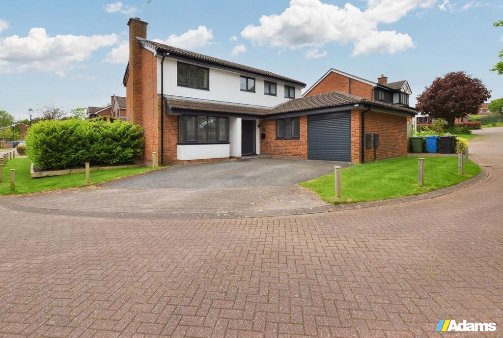 Warren Croft, Norton, Runcorn, WA7 6RH 4 bed detached house - £380,000