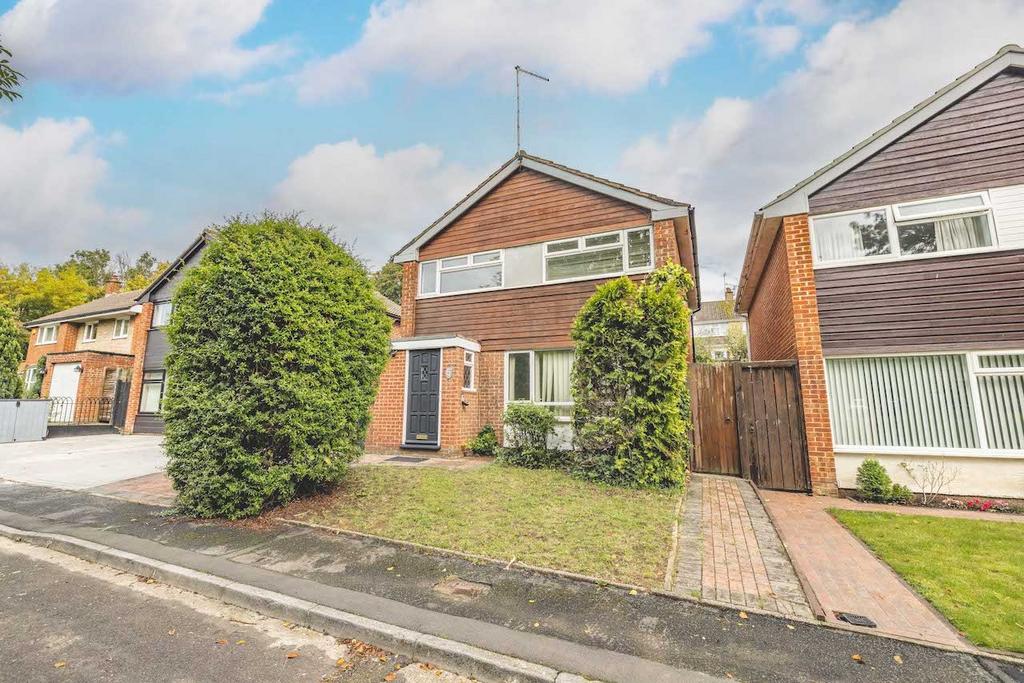 Wootton Way, Maidenhead SL6 4 bed detached house for sale - £550,000