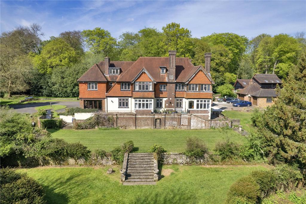 Chestnut Avenue, Westerham, Kent, TN16 8 bed detached house for sale ...