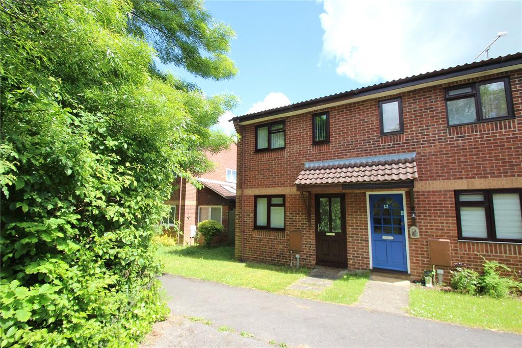 Simons Close, Basingstoke RG24 2 bed semi-detached house - £300,000
