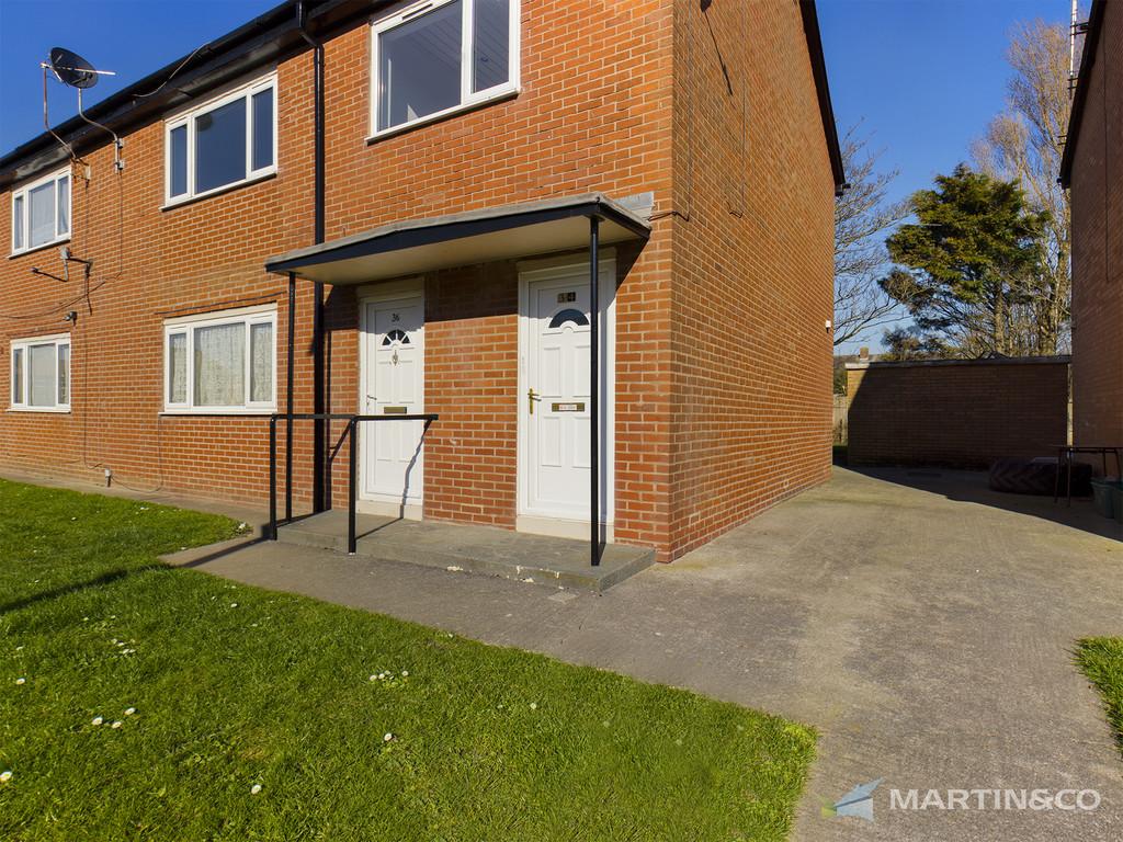 Derwent Road, Lytham St. Annes FY8 2 bed apartment - £625 pcm (£144 pw)