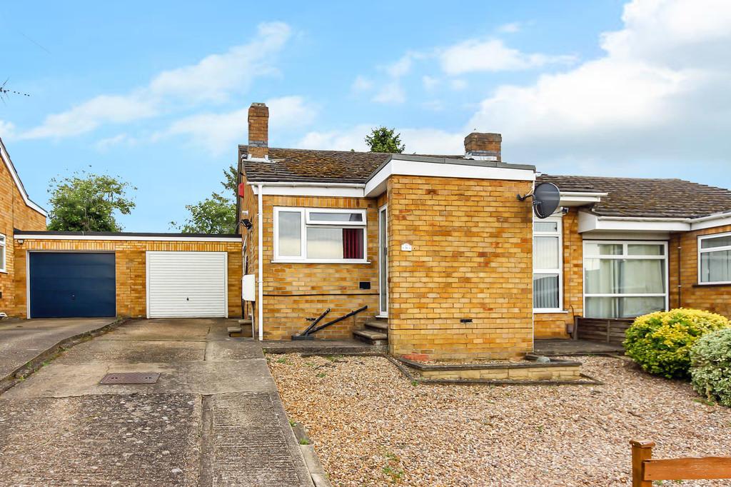 Scott Road, Wellingborough NN8 3 bed semi-detached bungalow - £250,000
