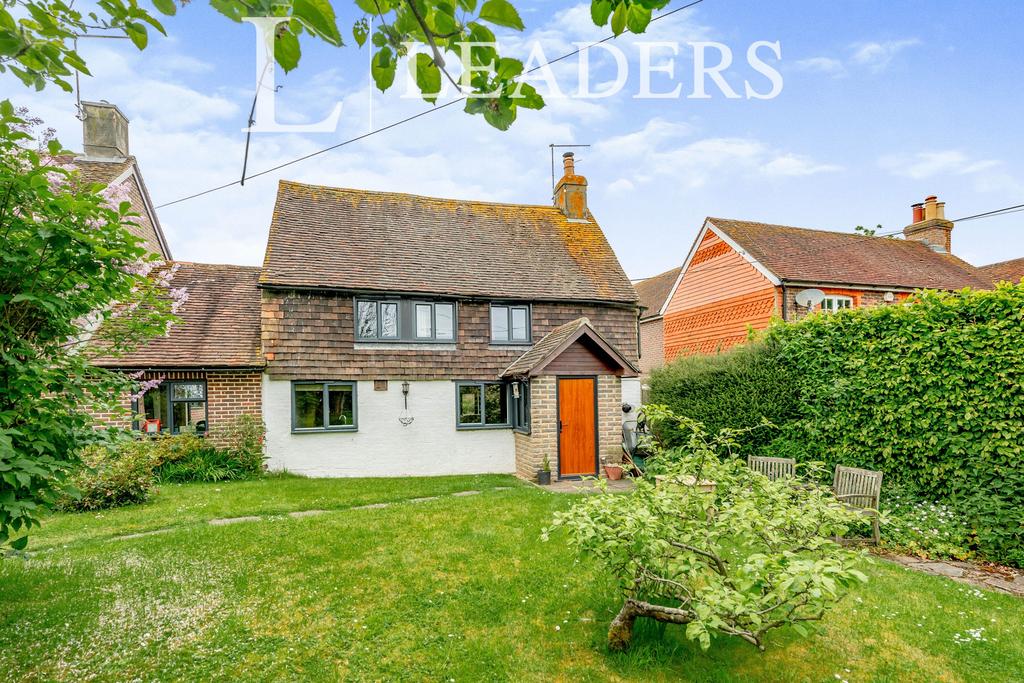 Faygate Lane 2 bed cottage - £1,450 pcm (£335 pw)