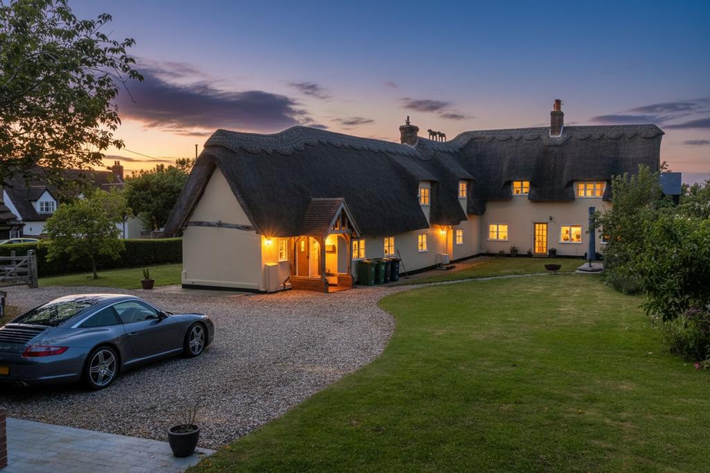 Church Green, Hinxton, CB10 4 bed detached house - £1,050,000