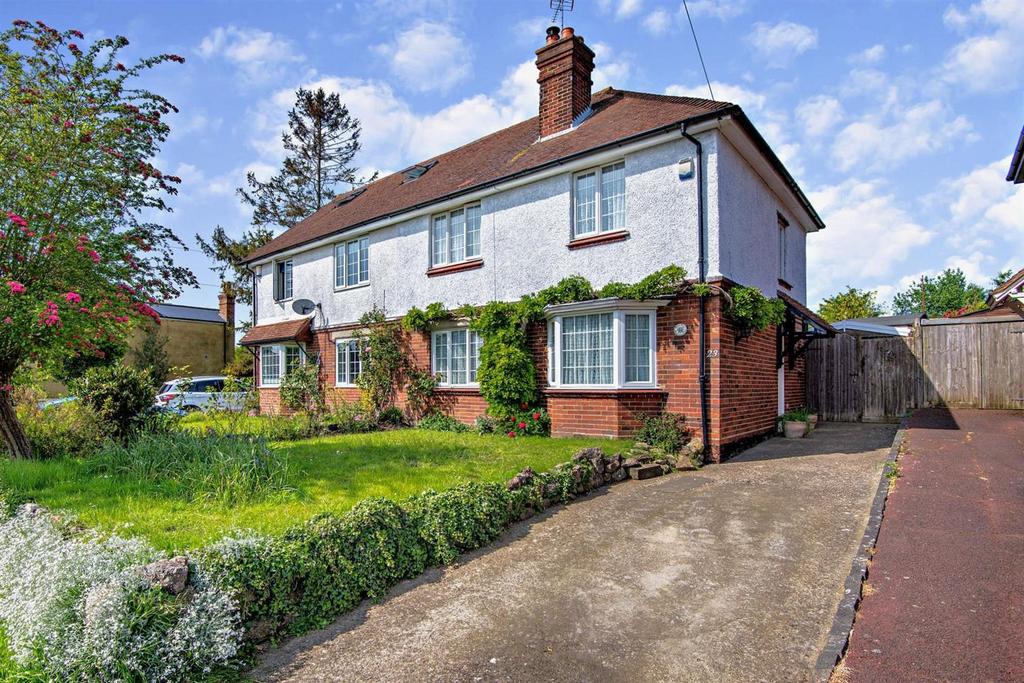 Plantation Lane, Bearsted, Maidstone 3 bed semi-detached house - £475,000