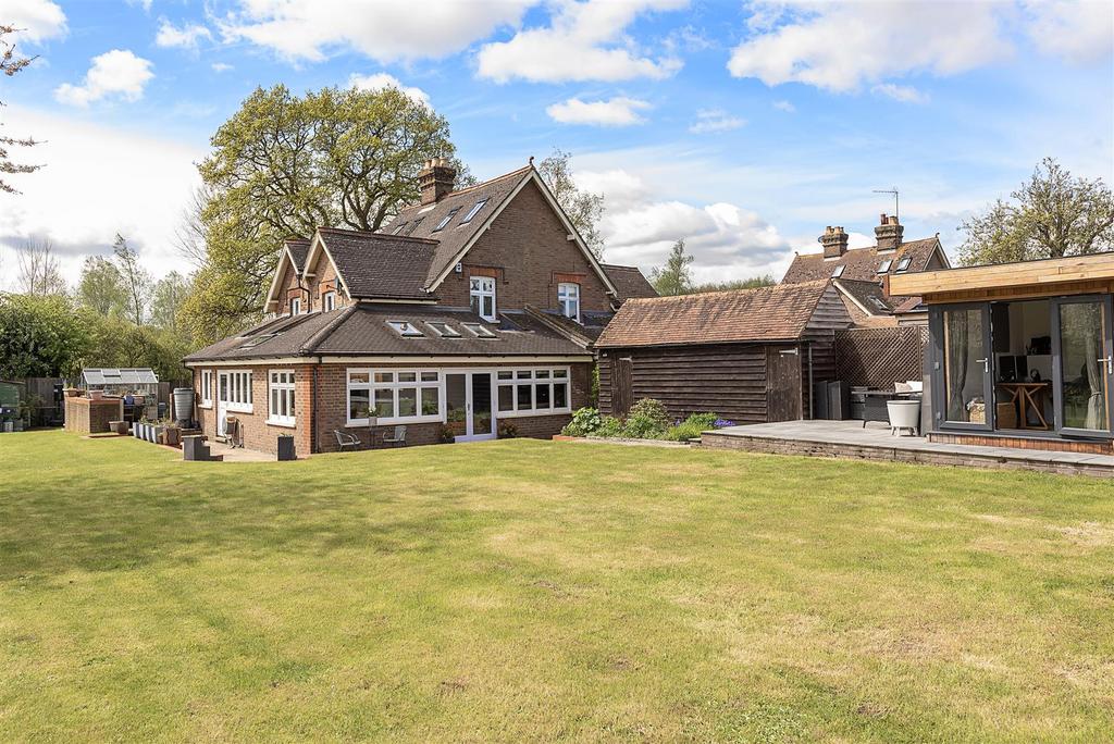 Redbourn Road, St. Albans 4 bed semi-detached house - £950,000
