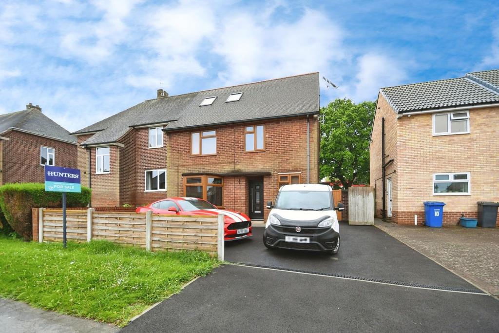 Keswick Drive, Newbold, Chesterfield... 3 bed semi-detached house - £ ...