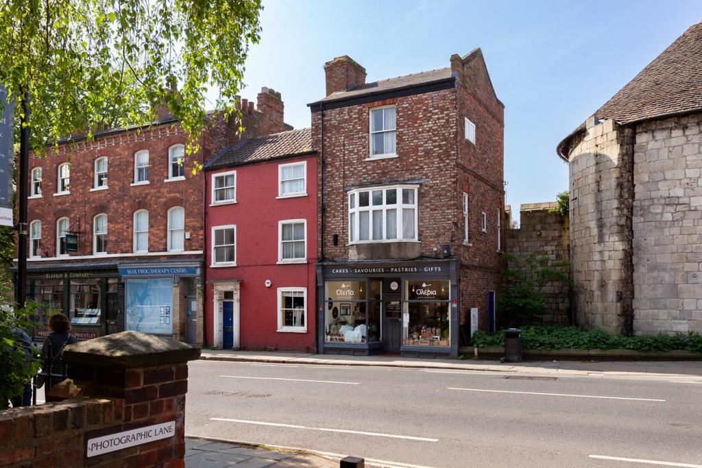 Bootham, York 3 bed flat - £290,000