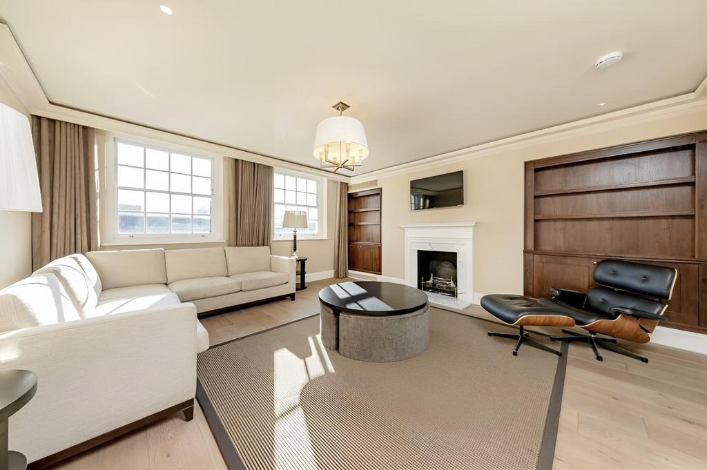 Curzon Street, Mayfair, London W1J 3 bed flat - £9,750 pcm (£2,250 pw)