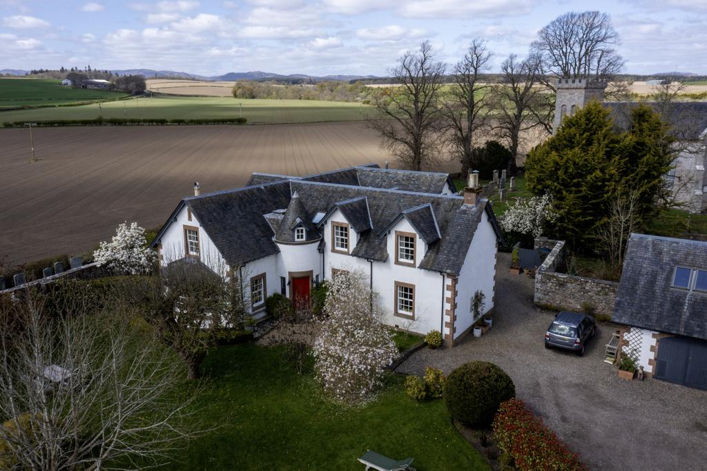 Newhouse, Moneydie, Luncarty, Perth, PH1 4 bed detached house - £850,000