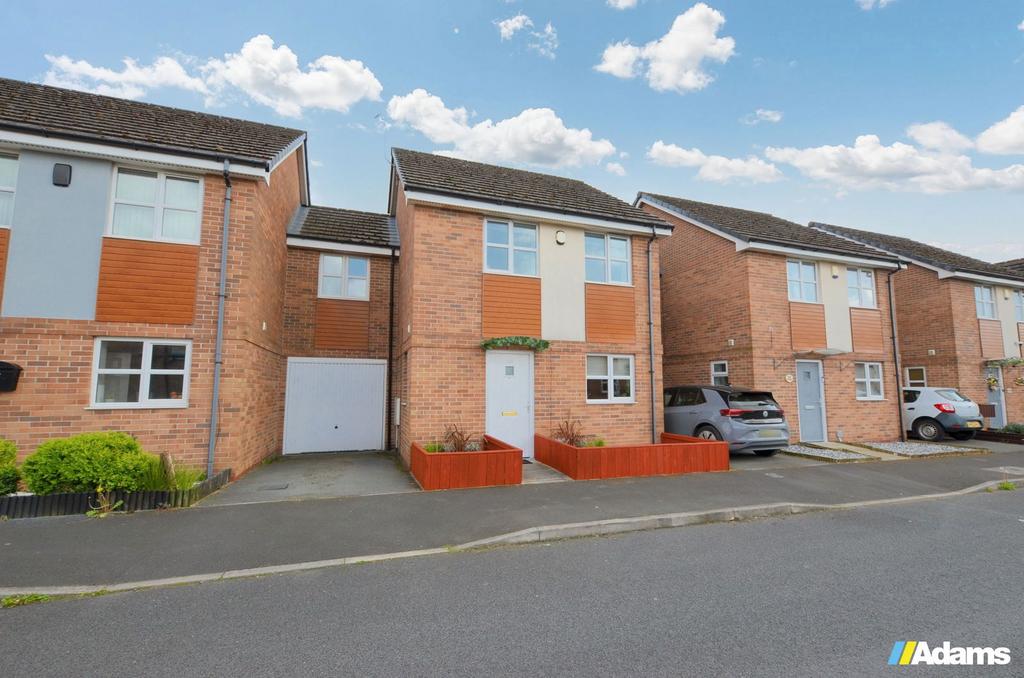 Lockfield, Runcorn 3 bed link detached house - £170,000