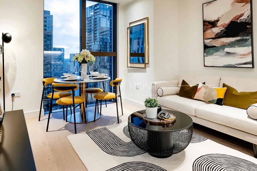 South Quay Plaza, London E14 1 bed apartment - £772,500