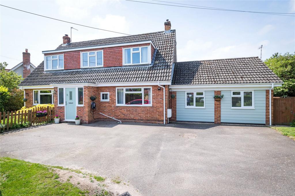 Heath Road, Bradfield, Manningtree, CO11 5 bed detached house - £575,000