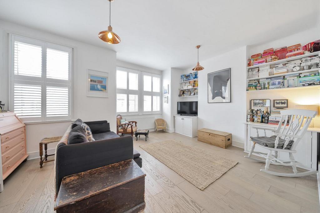 Sellincourt Road, Tooting 3 bed maisonette - £750,000