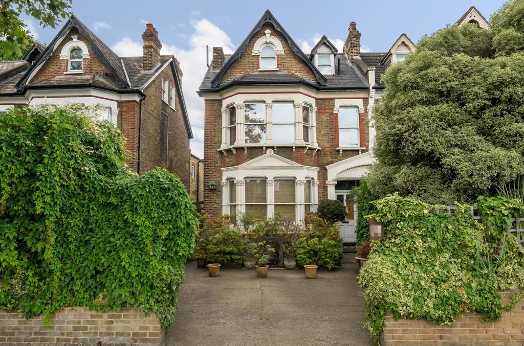 Bromley Road London SE6 1 bed flat - £1,550 pcm (£358 pw)
