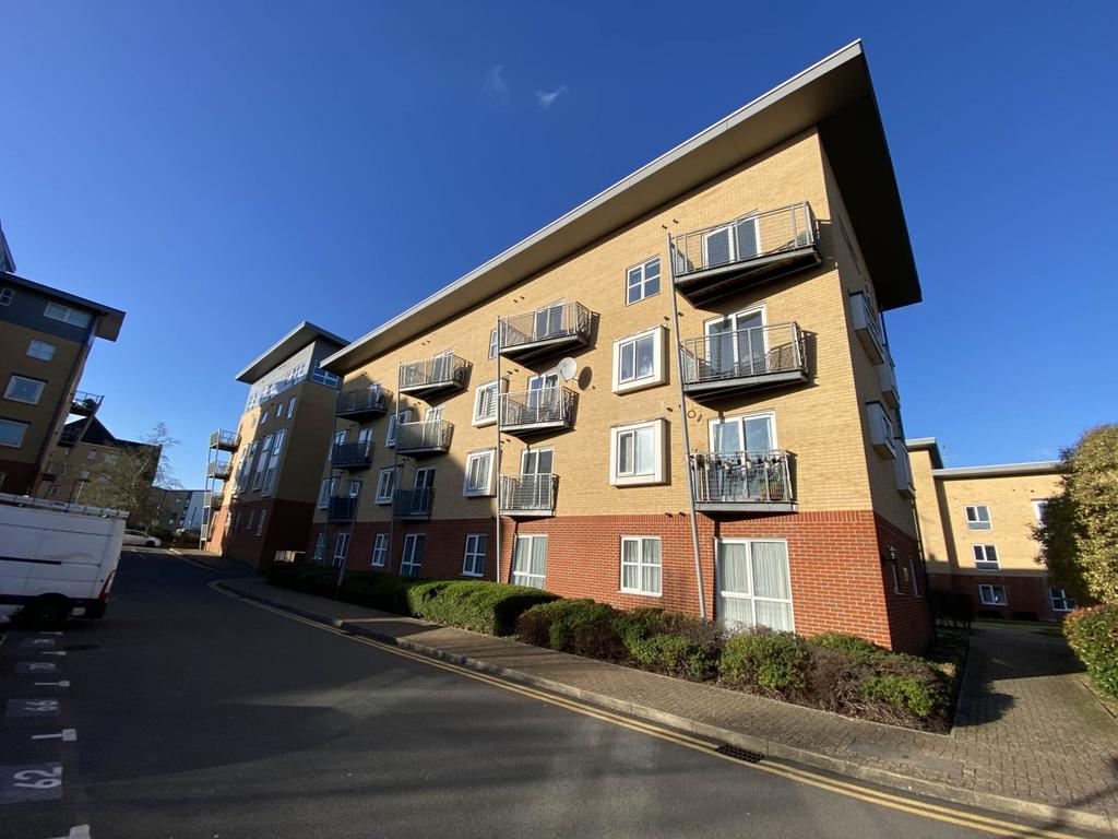 Wilding Court, Station Road, Borehamwood 1 bed flat for sale - £270,000