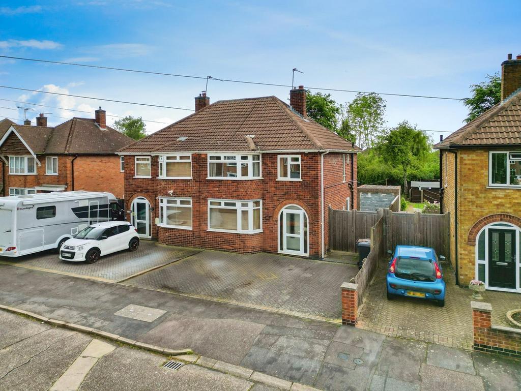 Leicester LE4 3 bed semi-detached house - £265,000