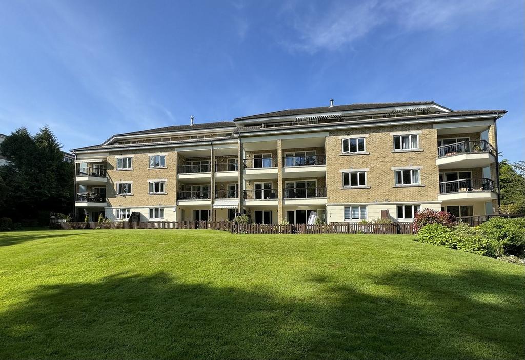 Balcombe Road, Branksome Park, Poole... 3 bed apartment for sale - £765,000
