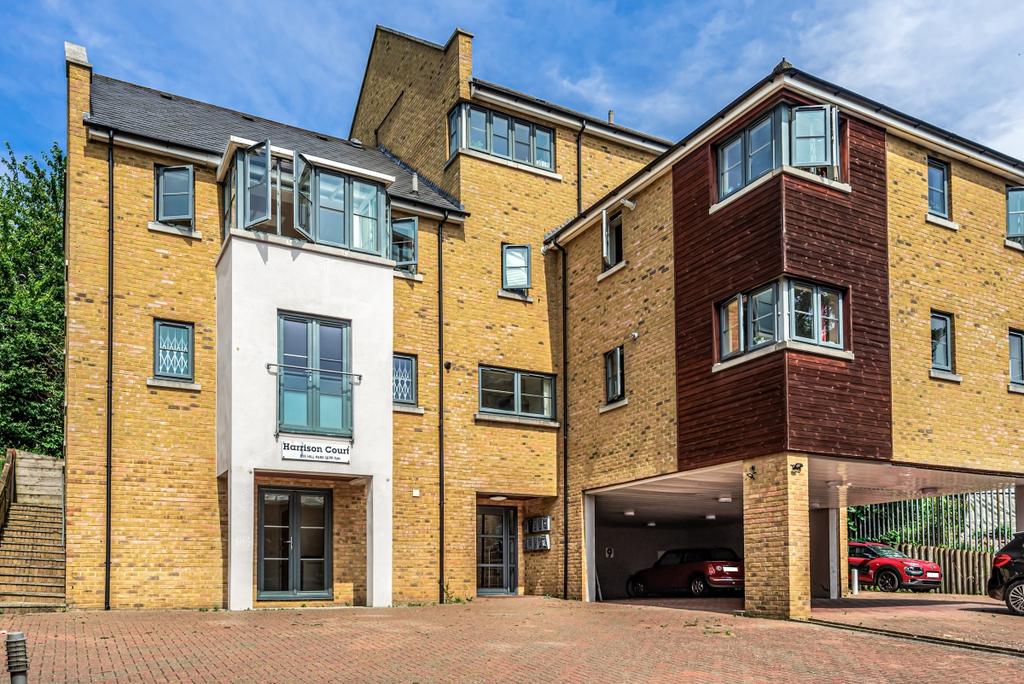 Rye Hill Park London SE15 Studio - £1,185 pcm (£273 pw)
