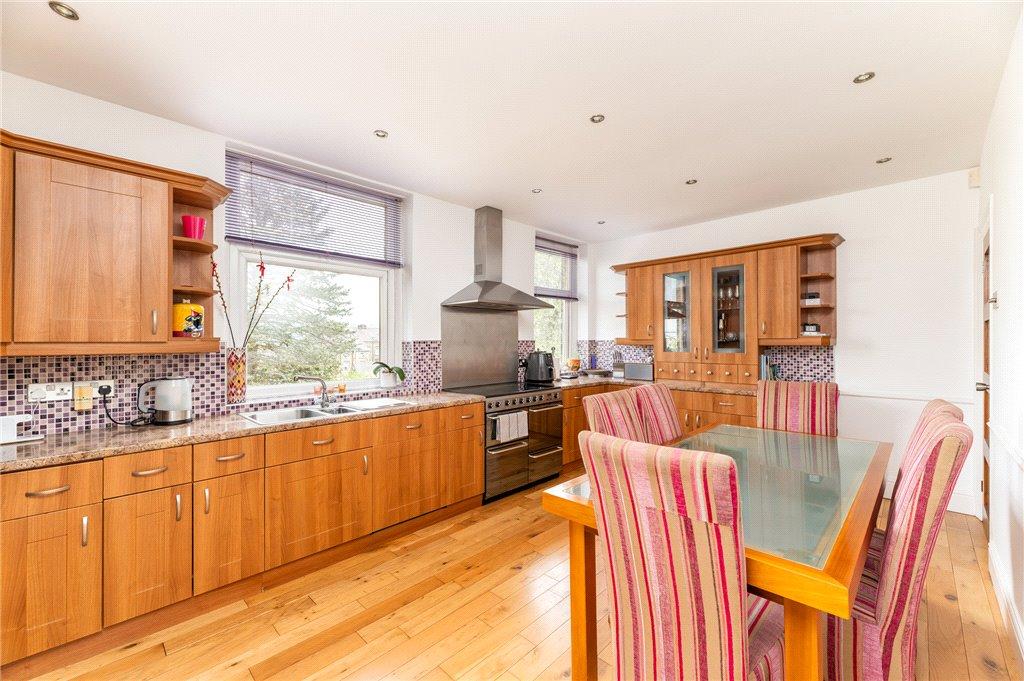 Victoria Avenue, Shipley, West... 4 bed terraced house for sale - £325,000