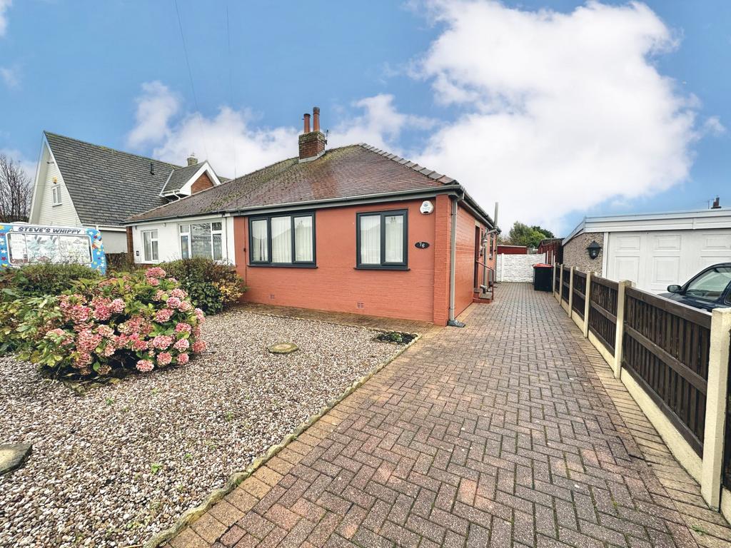 Cumberland Avenue, Cleveleys FY5 2 bed bungalow - £135,000