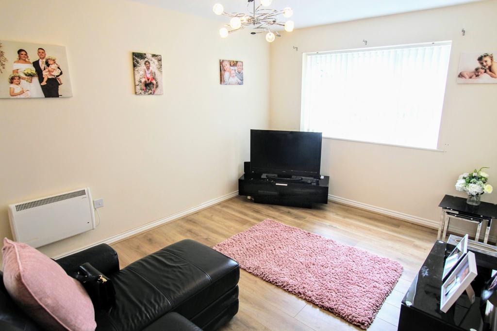 Charles Court, Prescot L34 2 bed flat for sale - £97,500