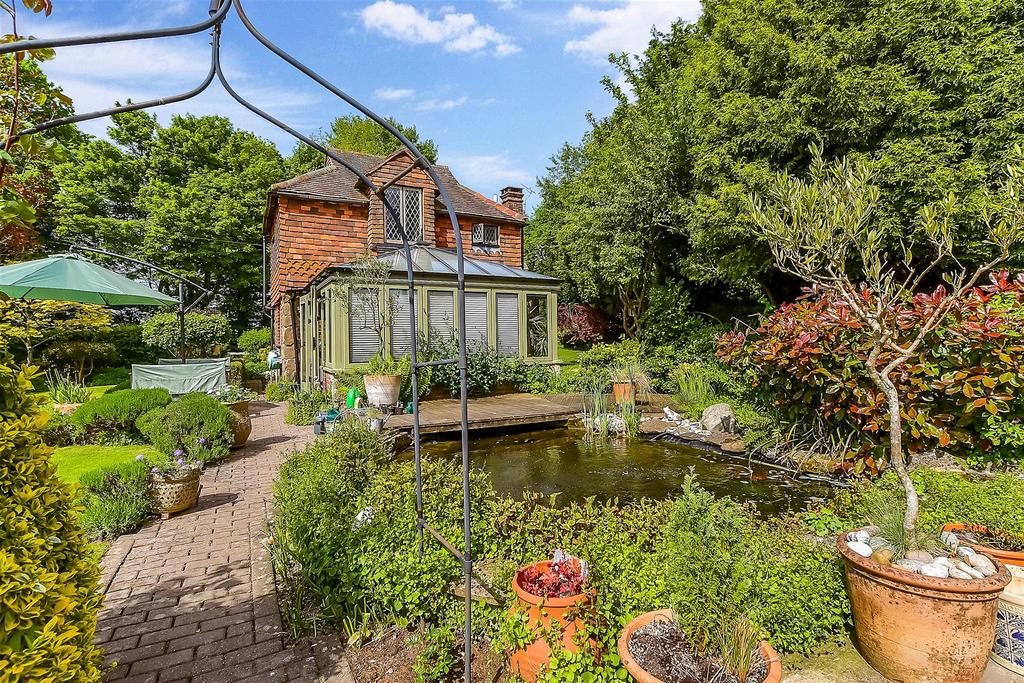 Capel Road, Rusper, Horsham, West Sussex 3 bed cottage - £750,000