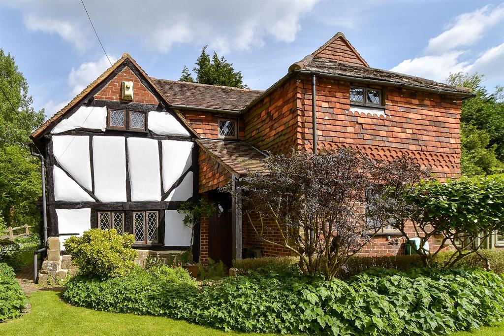 Capel Road, Rusper, Horsham, West Sussex 3 bed cottage - £750,000