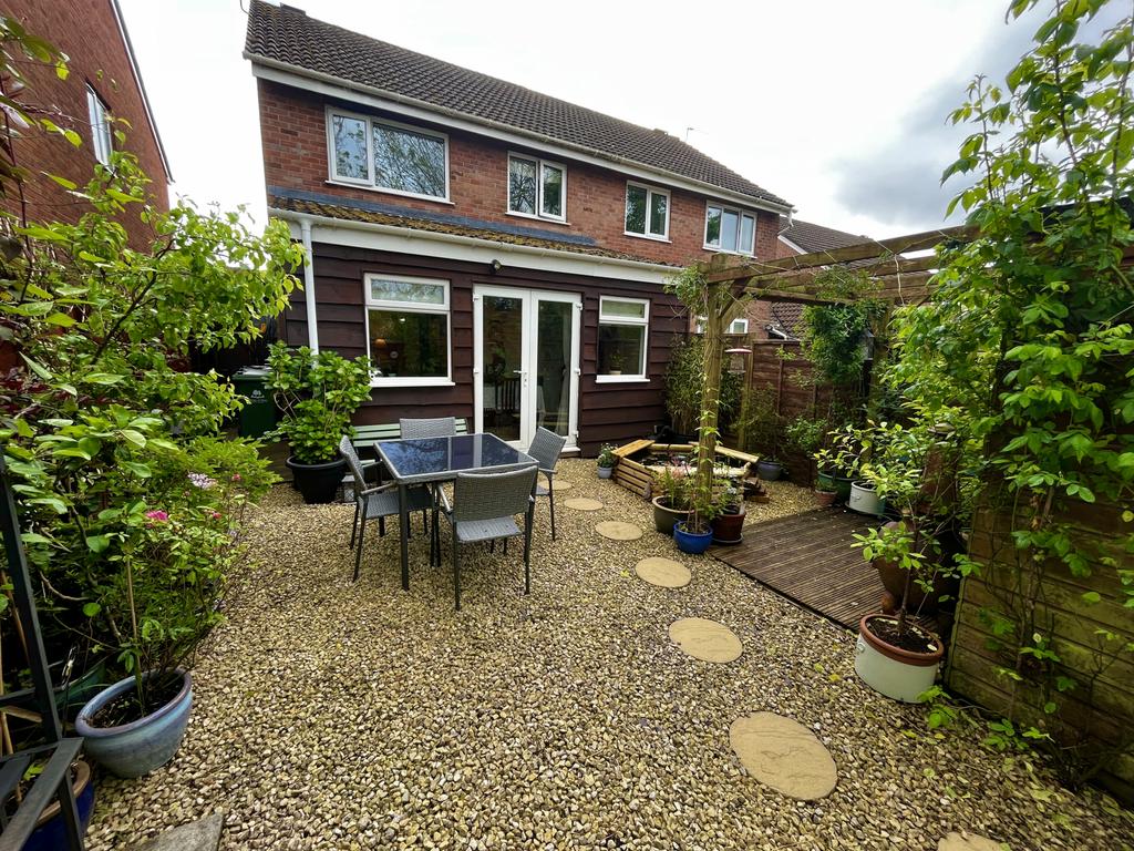 Maypole Green, Bream, GL15 6HD 3 bed semi-detached house - £265,000