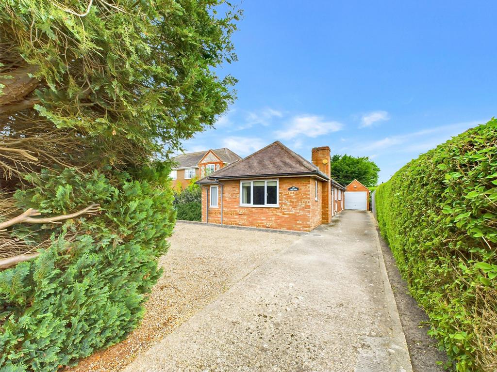 Longwick, Princes Risborough HP27 3 bed detached bungalow for sale - £ ...