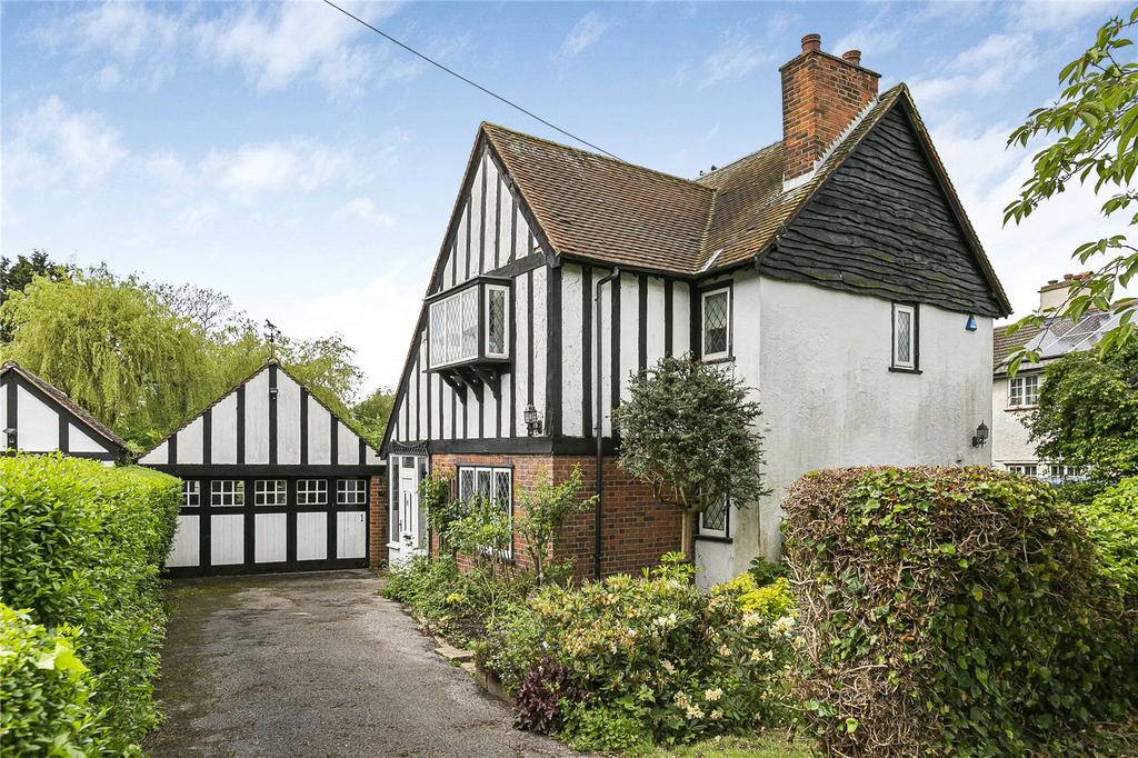Heath Drive, Potters Bar... 4 bed detached house - £1,000,000