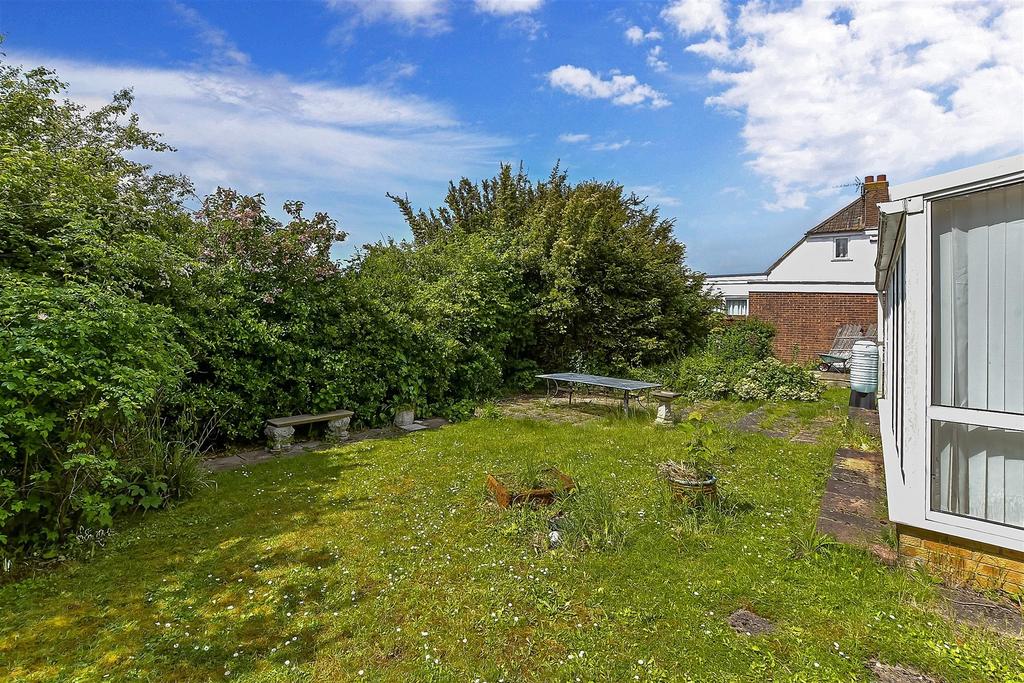 Wrotham Road, Meopham Green, Meopham... 3 bed detached house for sale ...