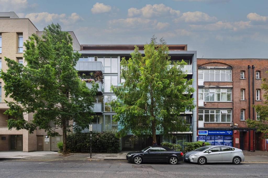 Lever Street, Clerkenwell, London, EC1V 2 bed flat - £3,250 pcm (£750 pw)