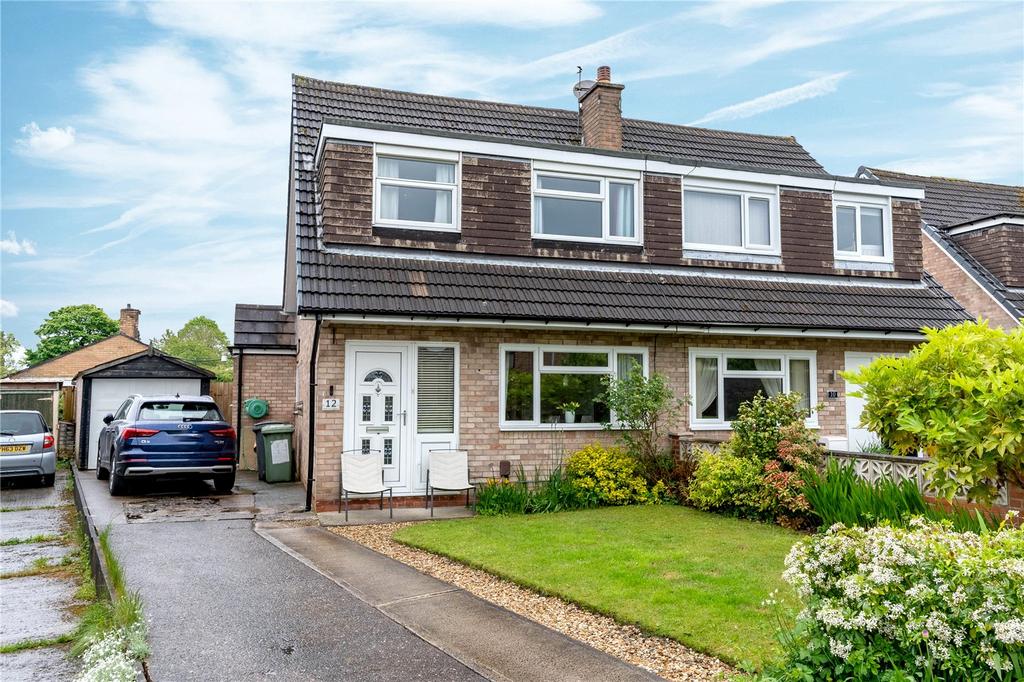 West Lea Crescent, Yeadon, Leeds... 3 bed semi-detached house - £325,000